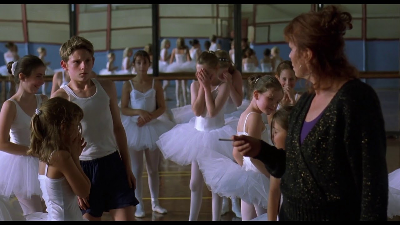 Los chicos no bailan (ecena) Billy Elliot - YouTube