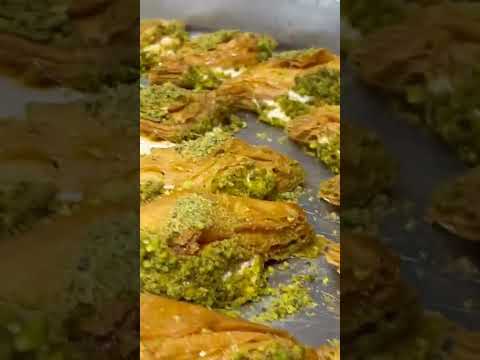 🇮🇶 Ocean of Iraq Sweets Iraqi Kunefe and Baklava #shorts - YouTube