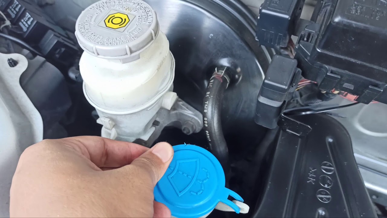 Isi Kap Mobil Apv | Radiator | Minyak rem | Air Wiper | Mobil Apv - YouTube