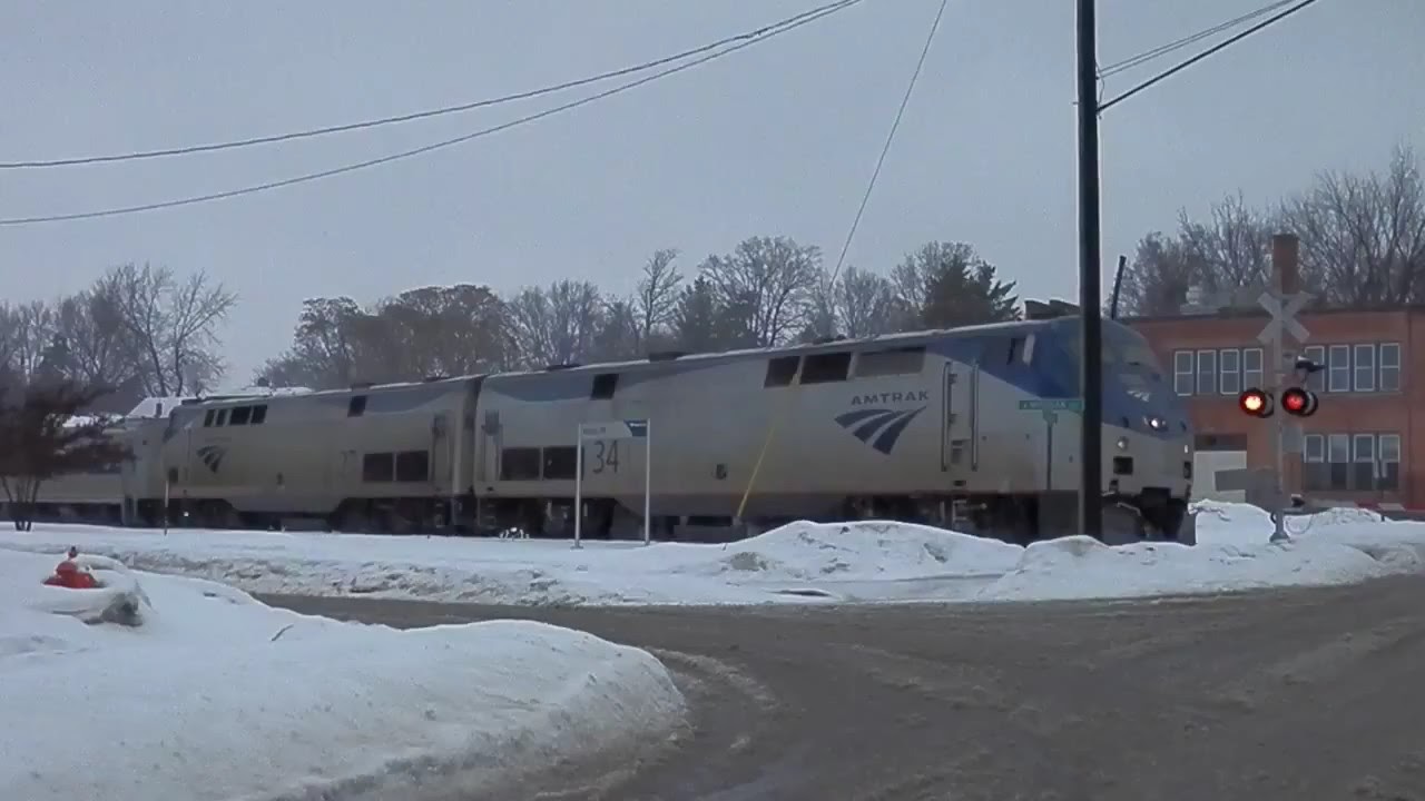 Amtrak at the Clinton Street crossing at Albion - YouTube