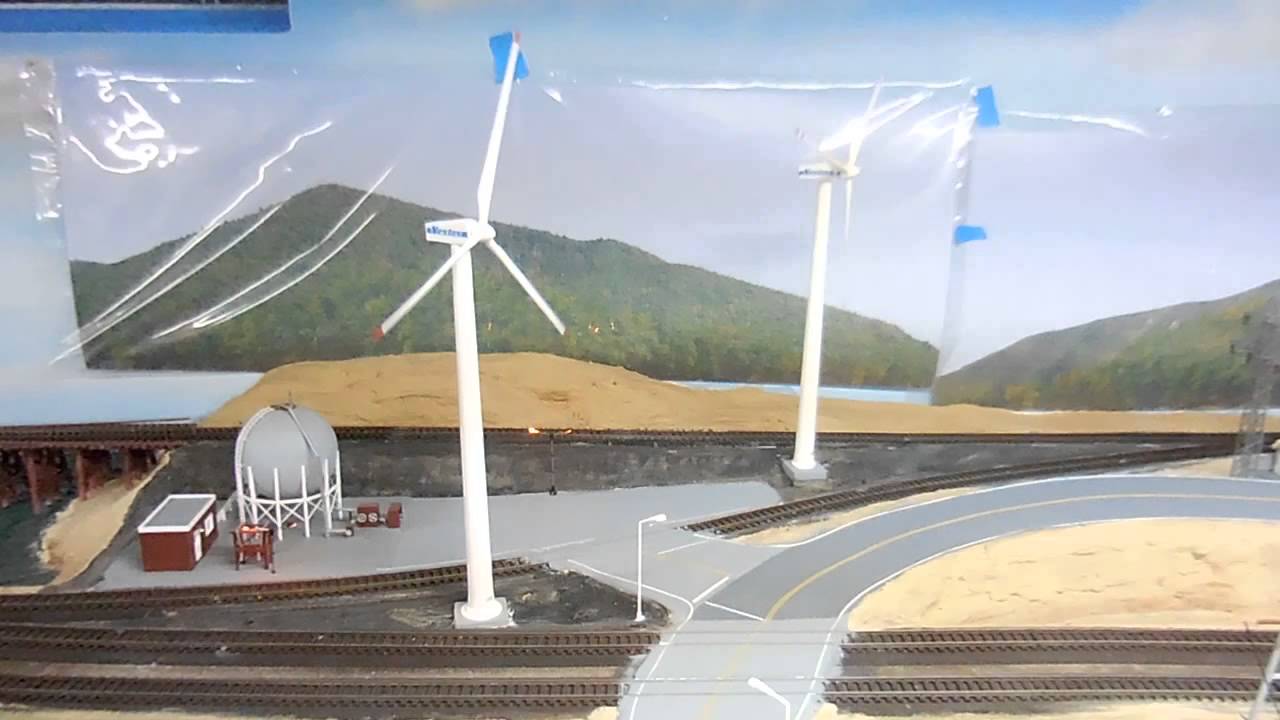 Ho scale powered windmills, walthers - YouTube