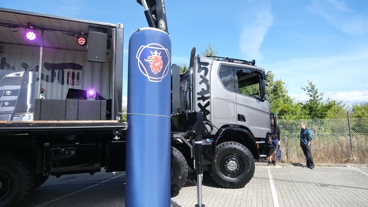 Scania 8x8 MAX HUNT - YouTube