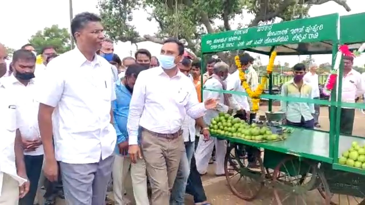 Hukkeri-ಹಣ್ಣು ಮಾರಾಟಗಾರರಿಗೆ ಯೋಗ್ಯ ಮಾರುಕಟ್ಟೆ ಹಾಗೂ ಕೋಲ್ಡ ಸ್ಟೊರೇಜನ ...