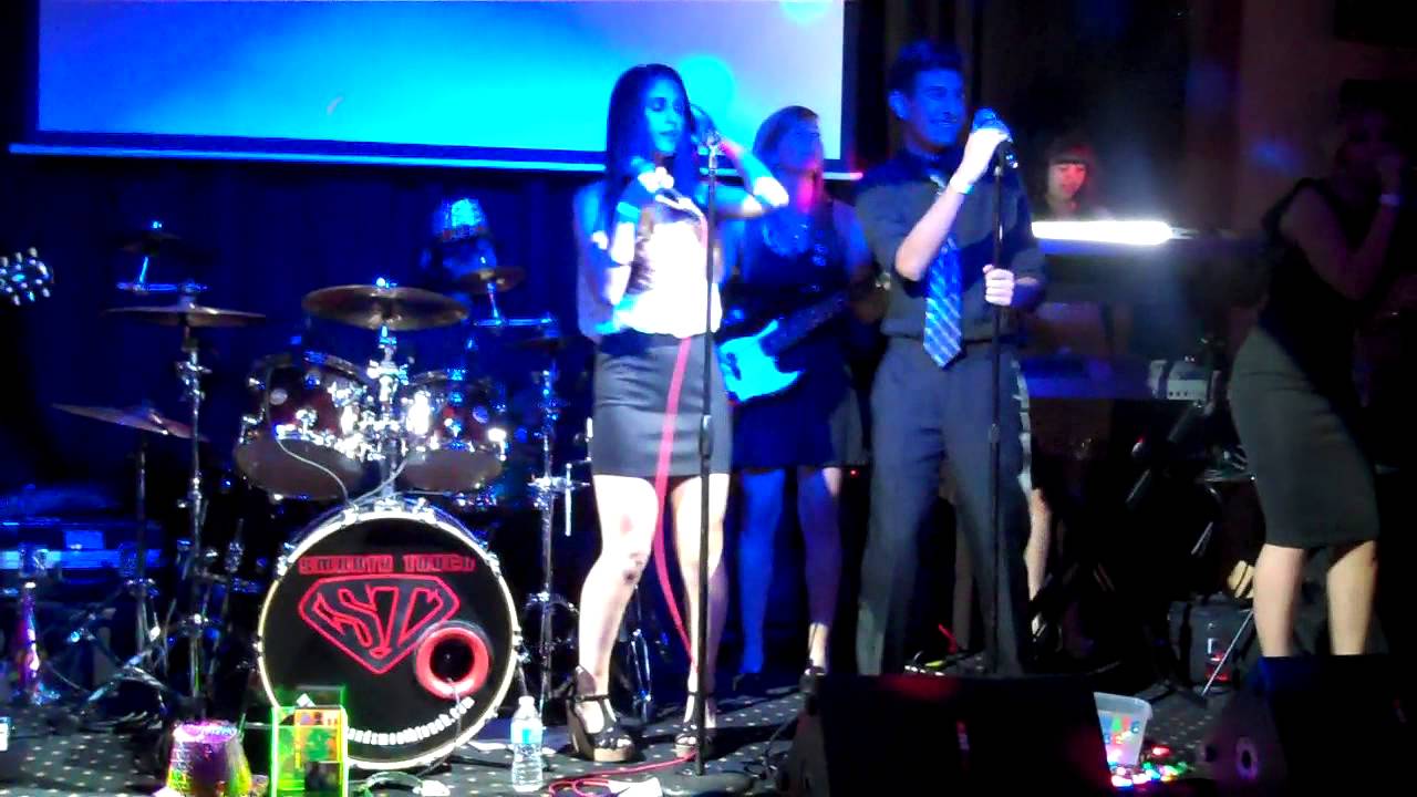 Ultimate Vibe plays Forget You at New Year's Eve bash - YouTube