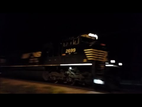 [NS]2699 EMD SD70M-2 & SD70M-2,ES40DC Leads NS 18M Through T-Ville NC & Blasting K5LLA - YouTube