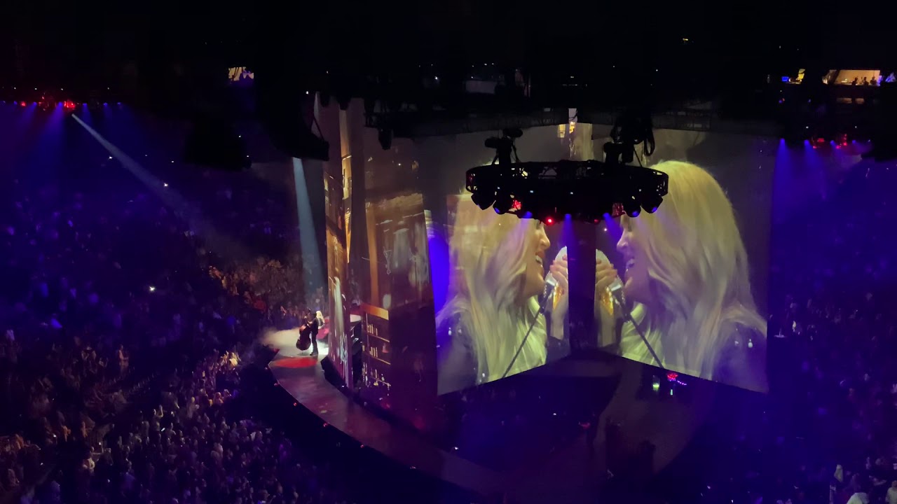 Carrie Underwood Drinking Alone Live - YouTube