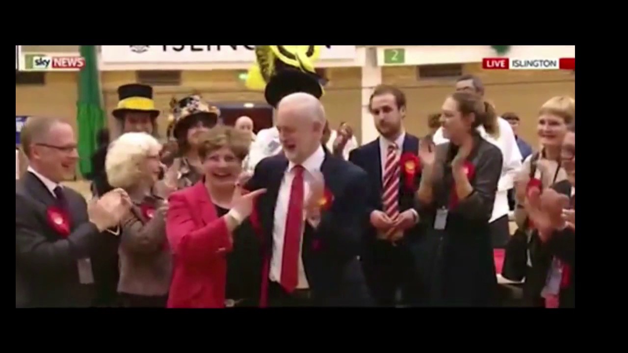 Jeremy Corbyn Awkward High Five Fail - YouTube