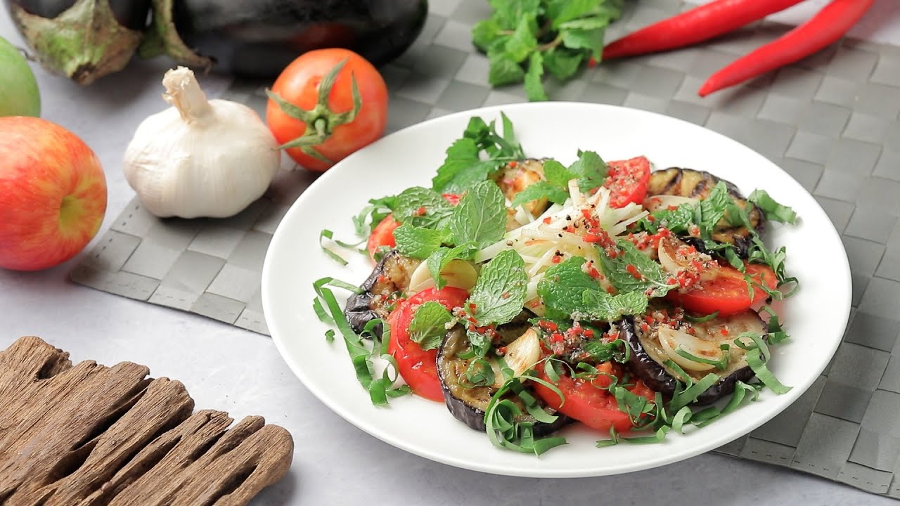 Cooking guru ขอเสิร์ฟเมนู"มะเขือม่วงย่างกับสลัดผลไม้"ติดตามทางช่อง ...