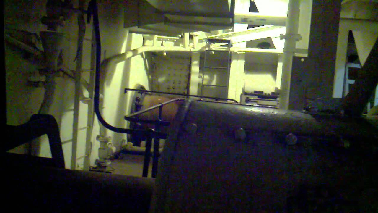 Queen Mary Engine room. Video by Droid X - YouTube