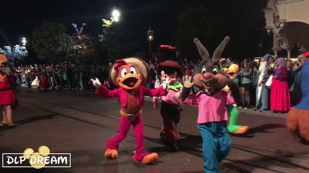 100 DISNEY CHARACTERS IN A PARADE ! Disneyland Paris : Disney's ...