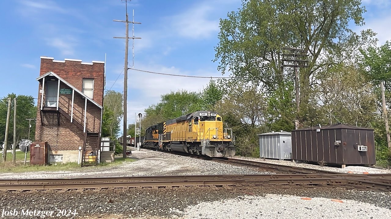 WLE 430-02 w/ WLE SD40T-2s #’s 5411 and 5413 @ Dunkirk, OH 5/2/24 - YouTube