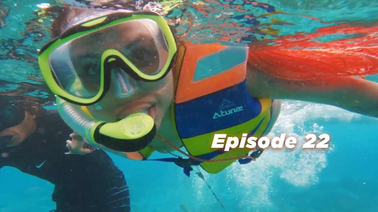 Snorkelling in a glass bottom boat at Gilly T #BaliVlog - YouTube