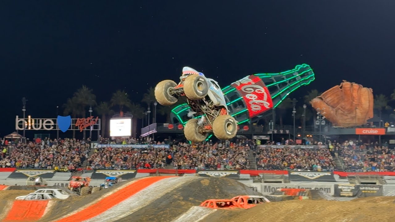 Monster Jam - 4K - Great Clips Skills Challenge - San Francisco 01/06 ...