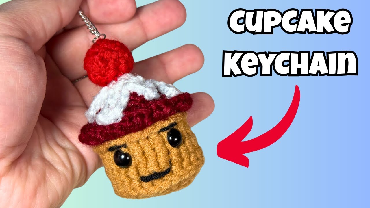 EASY Crochet Cupcake Keychain for Beginners! #crochet #crochetkeychain ...