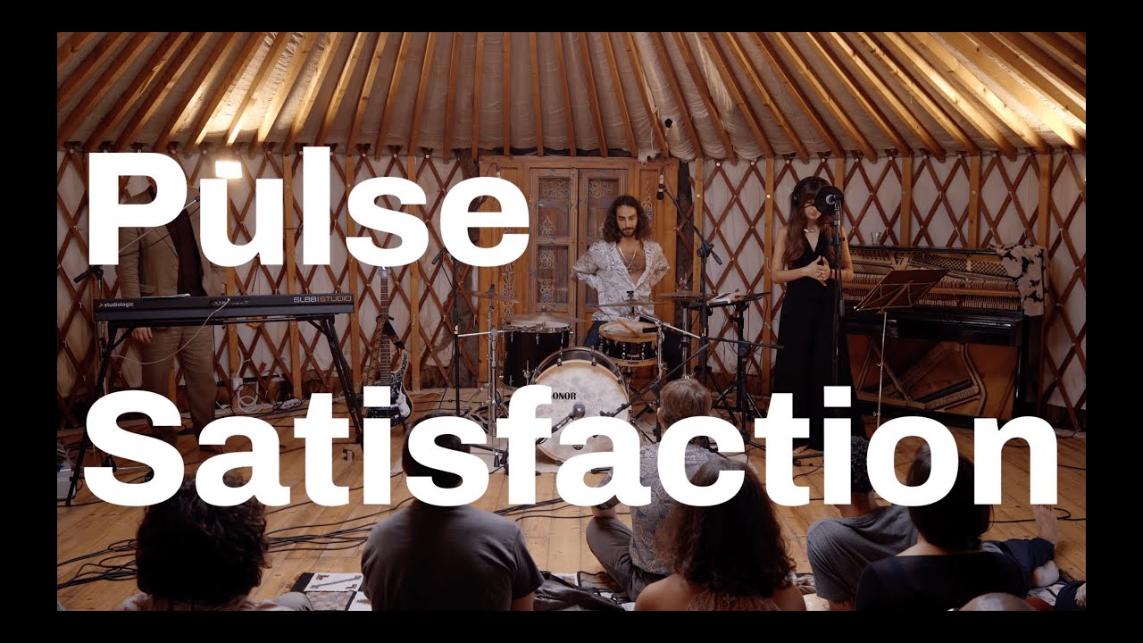 Pulse Satisfaction - Kiara (Live) - YouTube