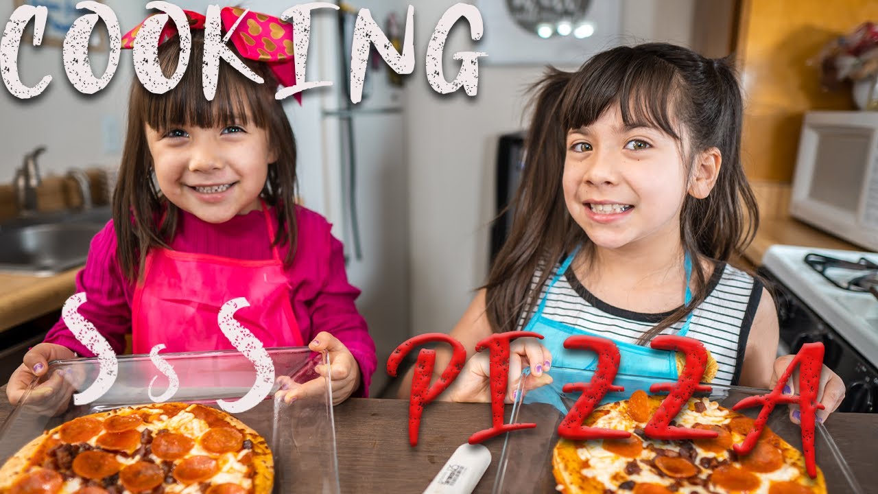 COOKING PIZZA | KIDS COOKING | HOW TO MAKE PIZZA - YouTube