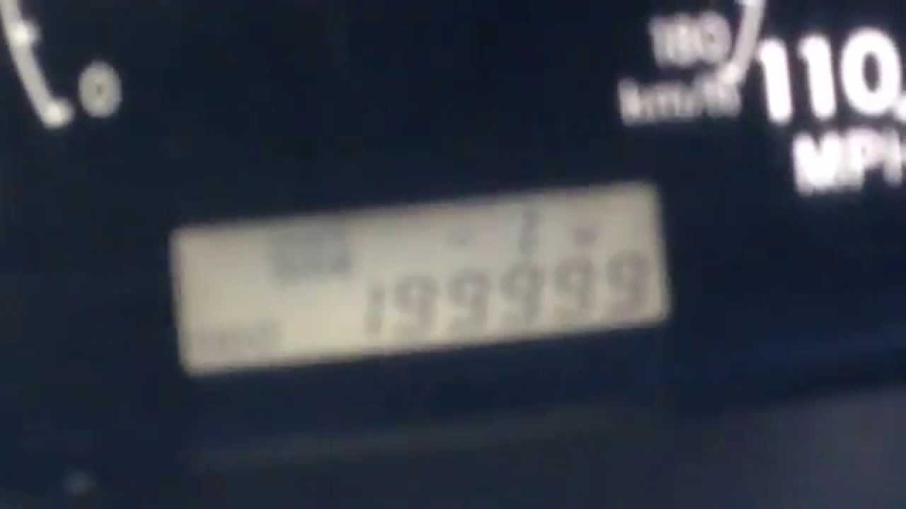 Toyota Corolla 2007 odometer 200000 miles - YouTube