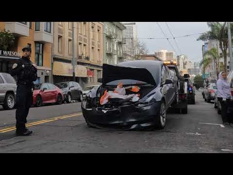 SpaceX branded Tesla gets crushed in the Tenderloin of San Francisco 4K