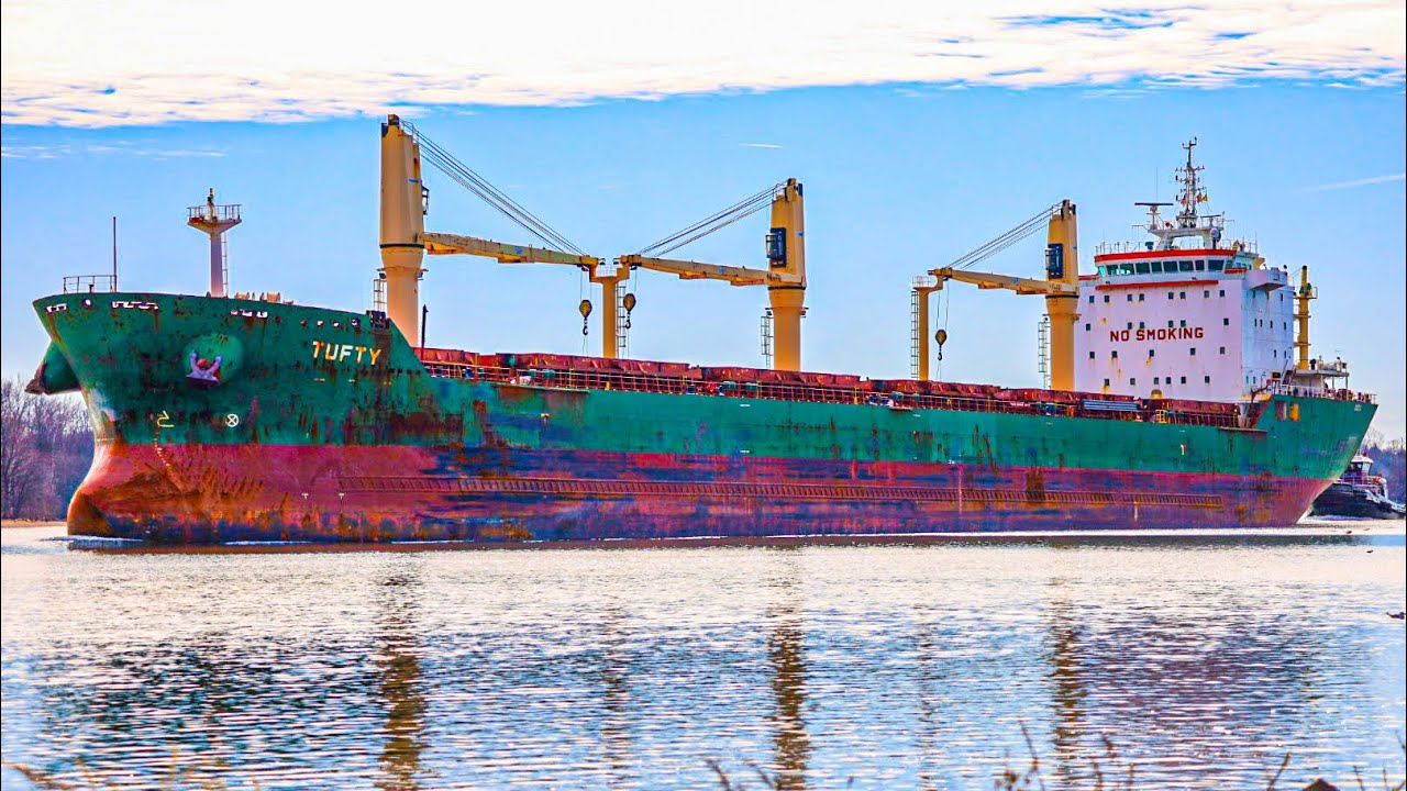 (Delaware River Ships)(CY)Tufty bulk carrier coming into the Fairless ...
