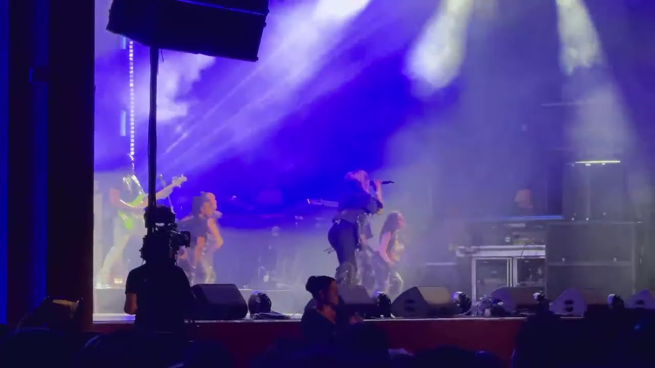 TLC Live Concert at Universal Studios - YouTube