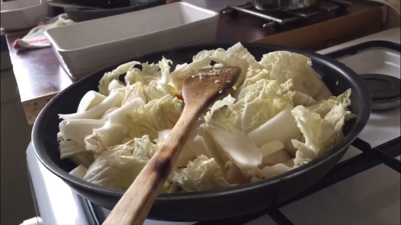 Sneezing -Hot Spicy Food cook-off sneezing fits. - YouTube