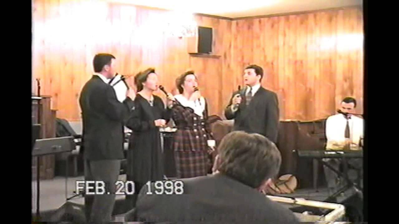 The Long Family 1998 singing He Will Feed Us - YouTube