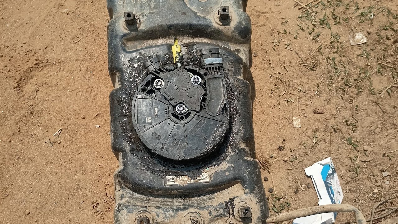 urea tank sensor replace - YouTube