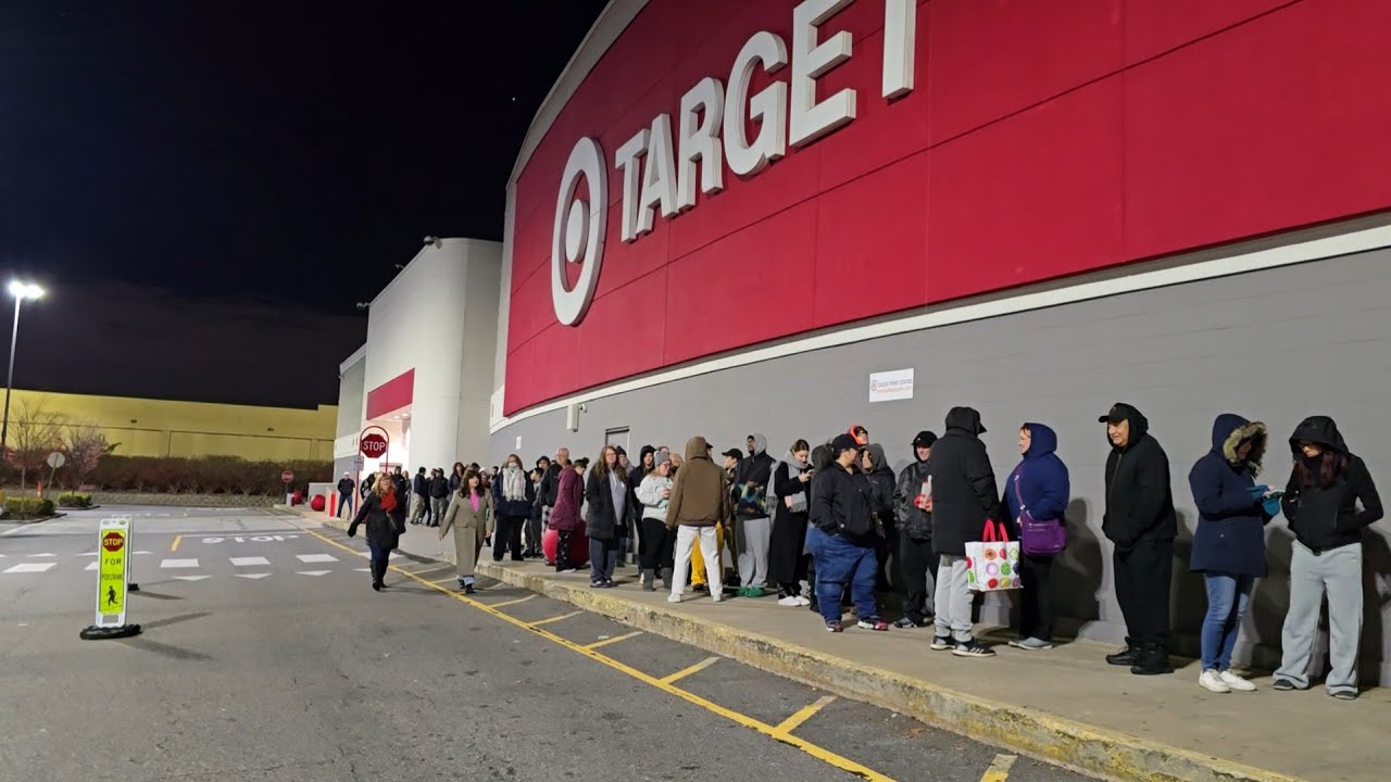 Swifties LONG LINE Outside Target on Black Friday for EXCLUSIVE Taylor ...