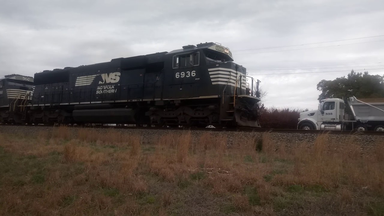 NS 351 with SD60E 6936 leading an all EMD lashup - YouTube