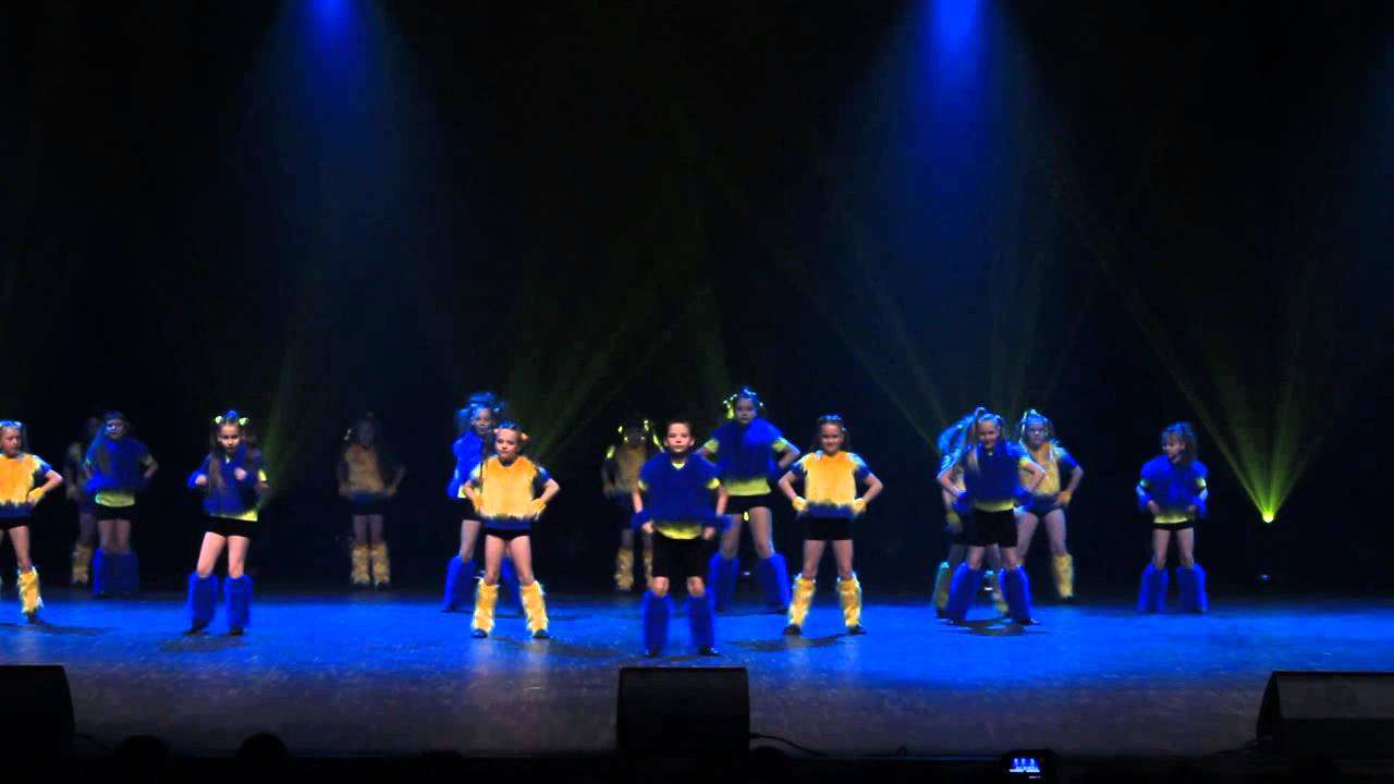 Kids show dance group SPARKLE - YouTube