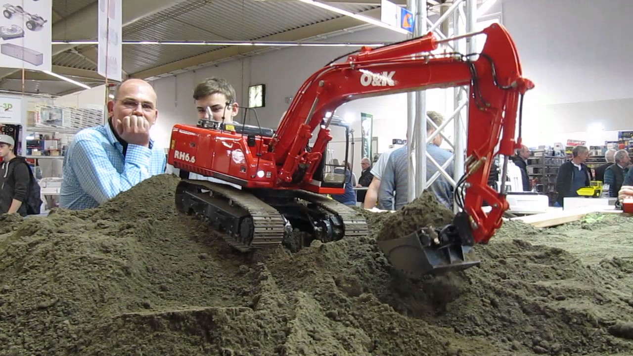 BIG RC BAGGER | Intermodellbau Messe 2017 - YouTube