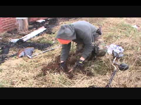 Metal Detecting - My First Silver For 2011 | Nugget Noggin - YouTube
