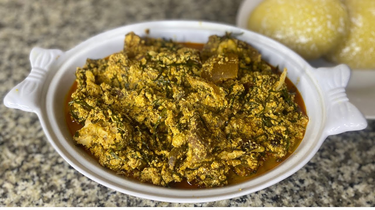 How To Make A Delicious Egusi Soup/ The Party Egusi Style - YouTube