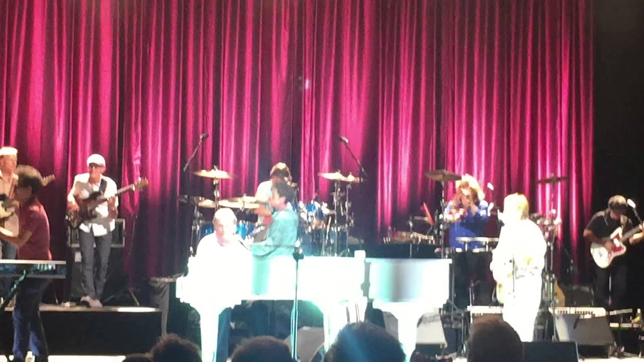 Barbara Ann w/ Bruce Springsteen & Brian Wilson Band - YouTube