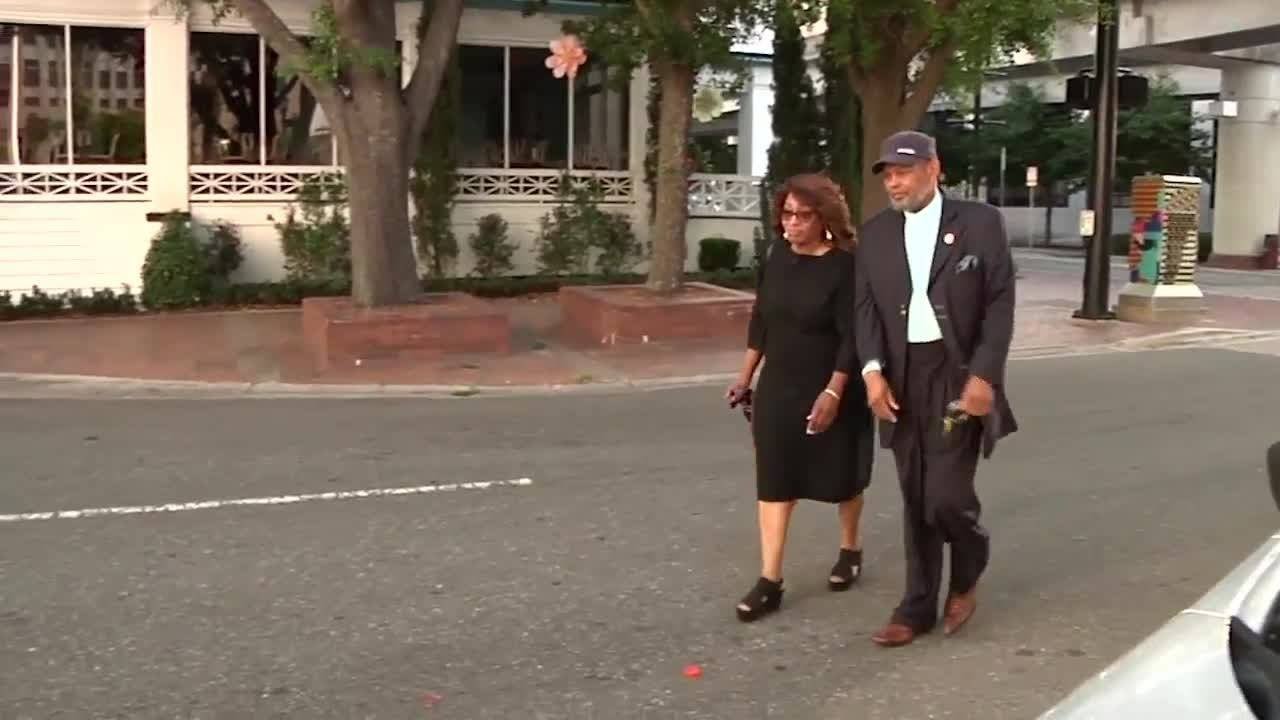 Jury selection begins in Corrine Brown trial - YouTube