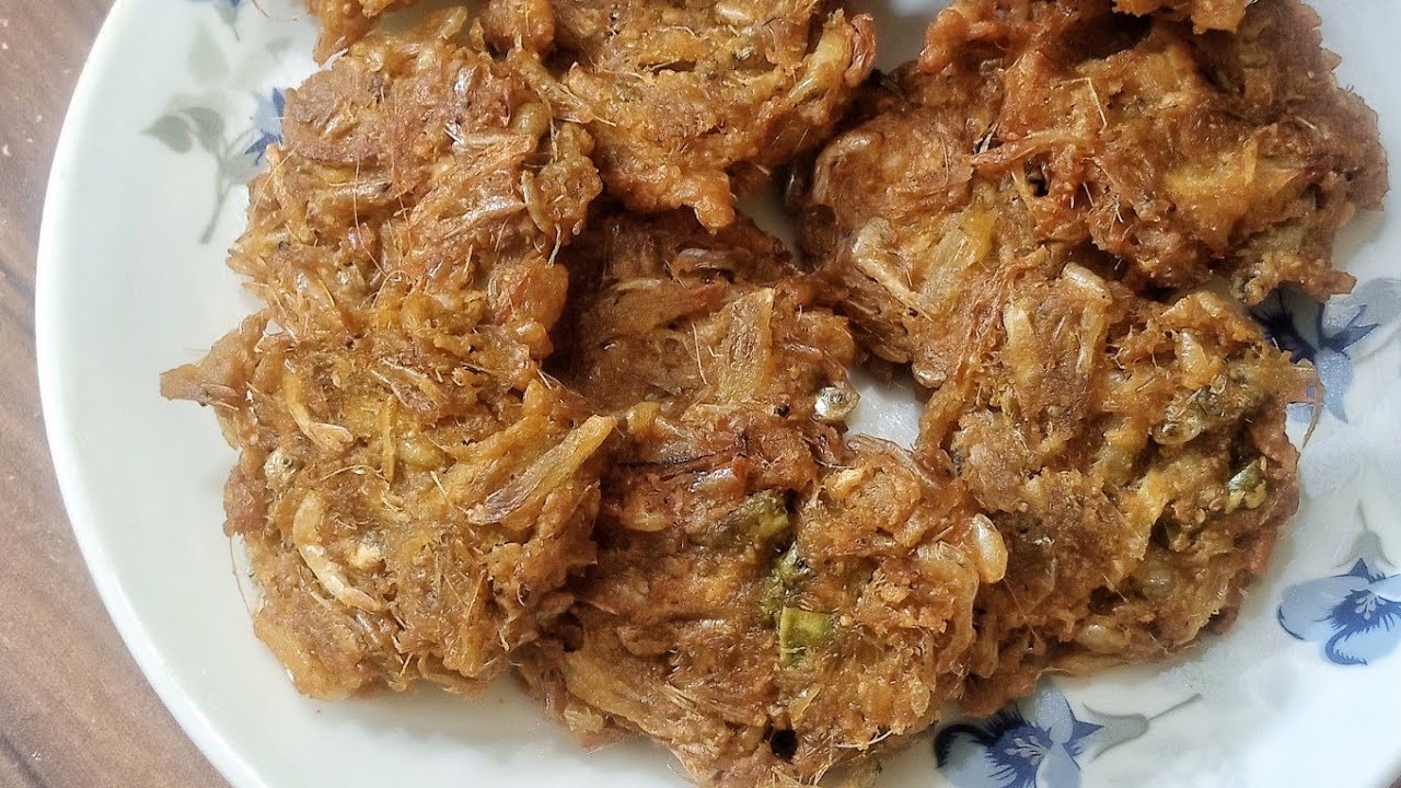 ছোট চিংড়ি মাছের বড়া।chingri macher Bora recipe. chingri pakora recipe ...