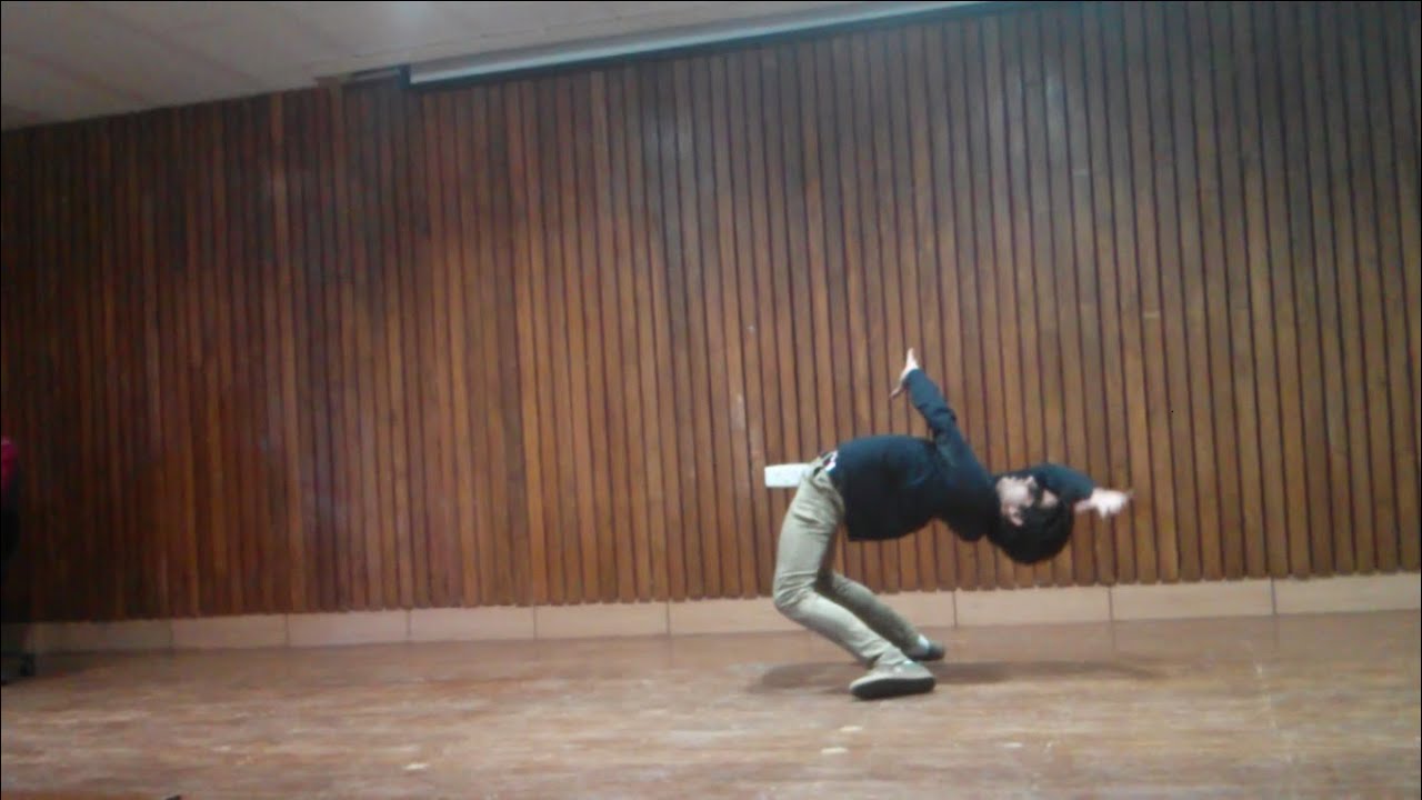 Amazing Matrix Move , Flexing and Cool Solo Dance Moves - at IIT ...
