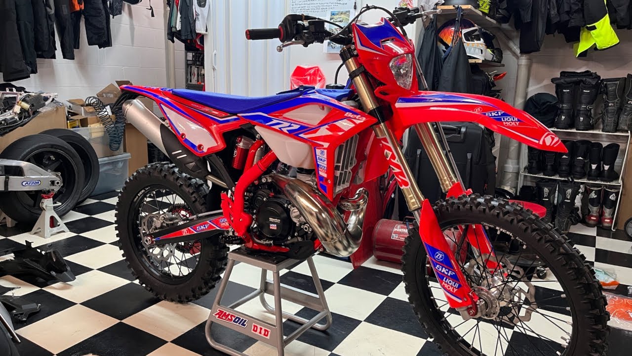 2022 Beta 300 rr Race Edition - walk around - YouTube