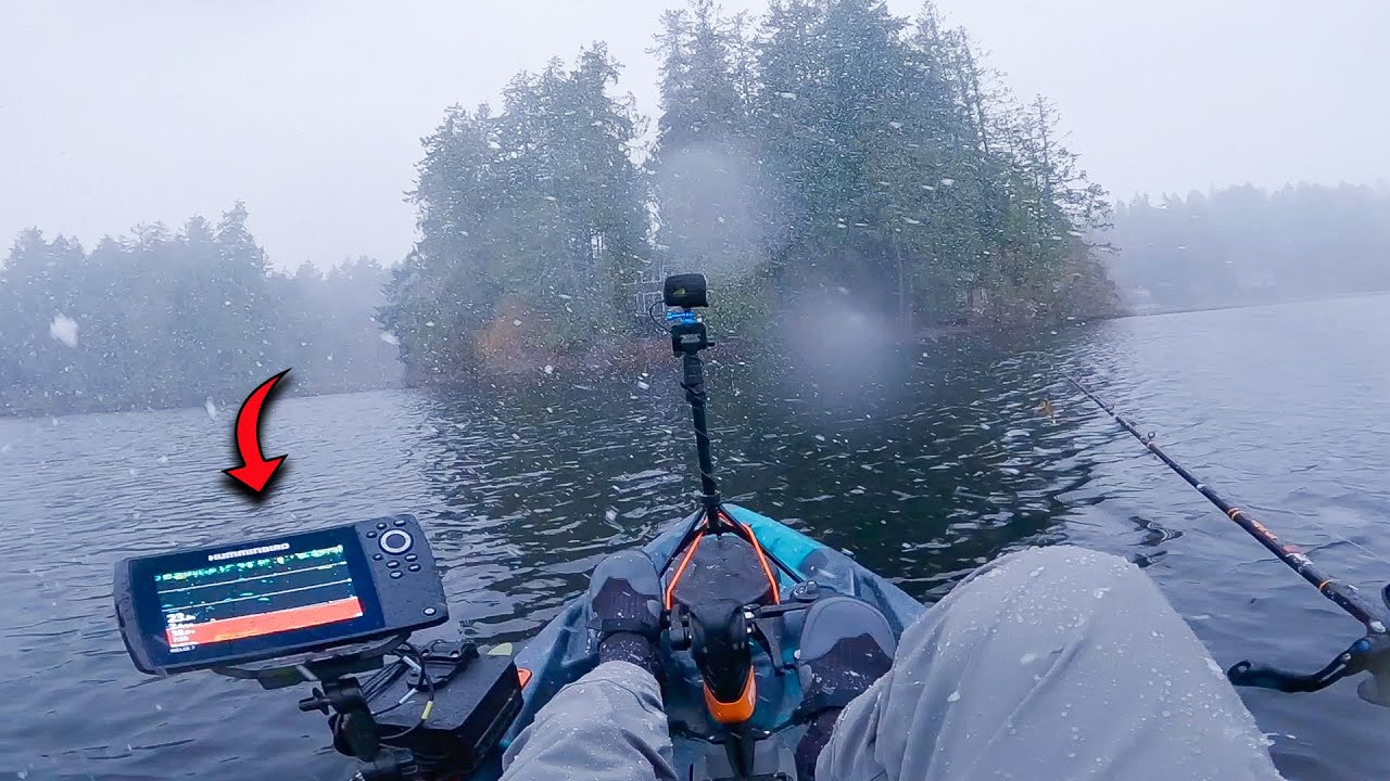 Finding and Catching Fish Using My Humminbird Helix 7 - YouTube