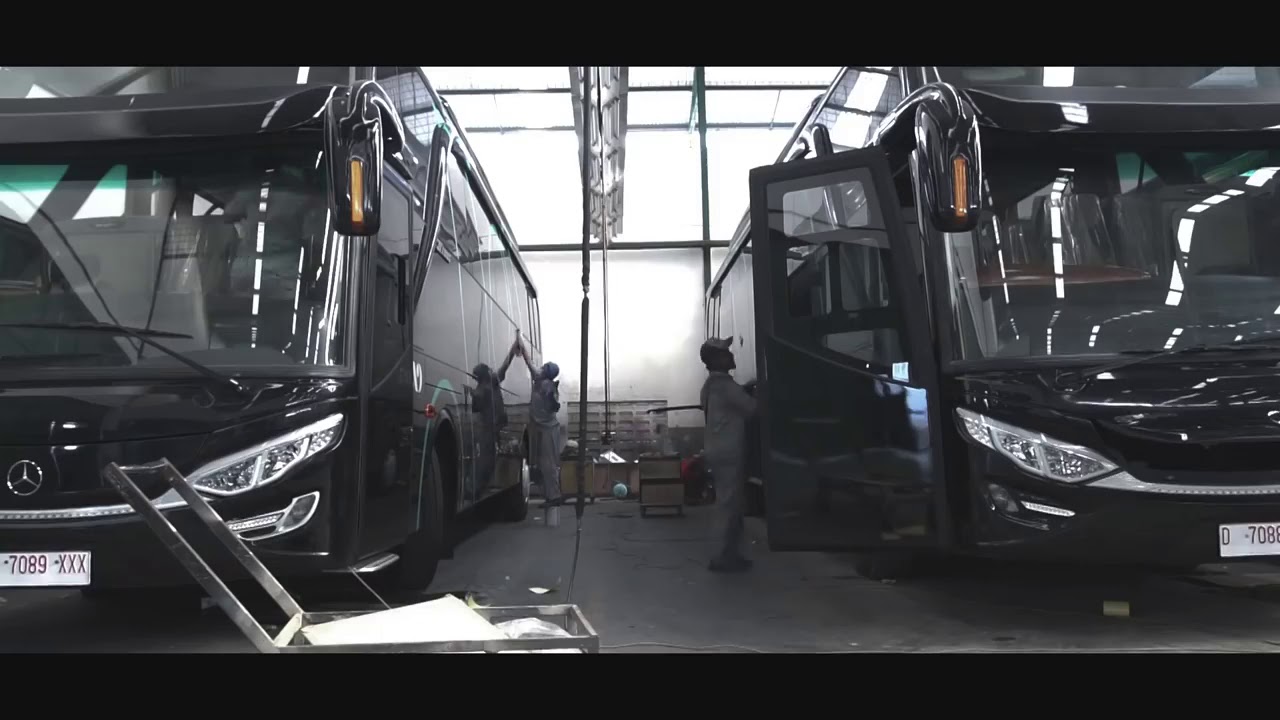 Black bus ao trans - YouTube