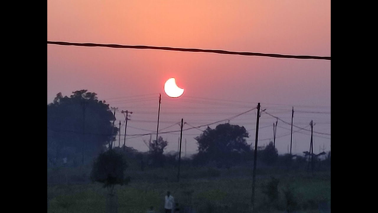Capturing the Beauty of the Solar Eclipse: A Spectacular Celestial ...