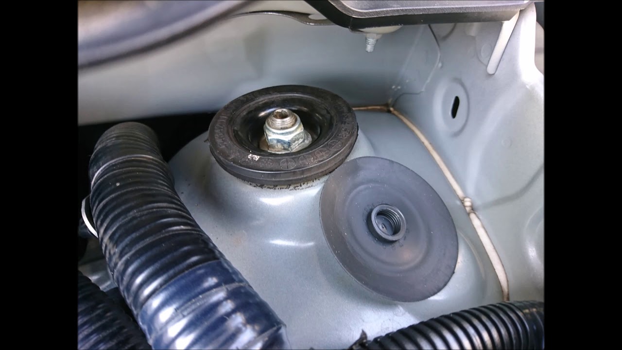 ヴィッツ フロントサスペンションサポートダストカバー左側 48684-52020 トヨタ純正 - YouTube