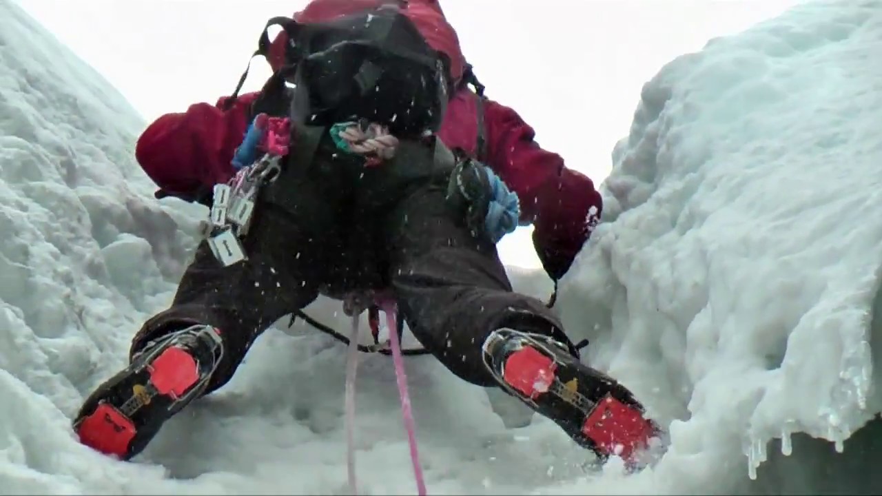 West Coast Mountain Guides Point 5 Gully, Ben Nevis - YouTube