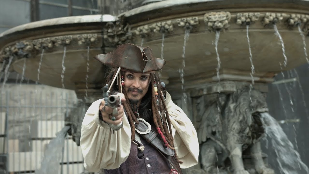 Captain Jack Sparrow real life at Cologne - YouTube