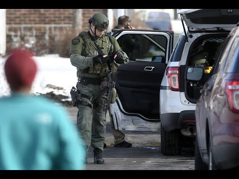 U.S. Marshals Fugitive Task Force in Chicago Shoot Armed Fugitive - YouTube