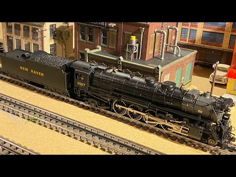 (NEW) Lionel Legacy Mohawk 4-8-2 - REVIEW - YouTube
