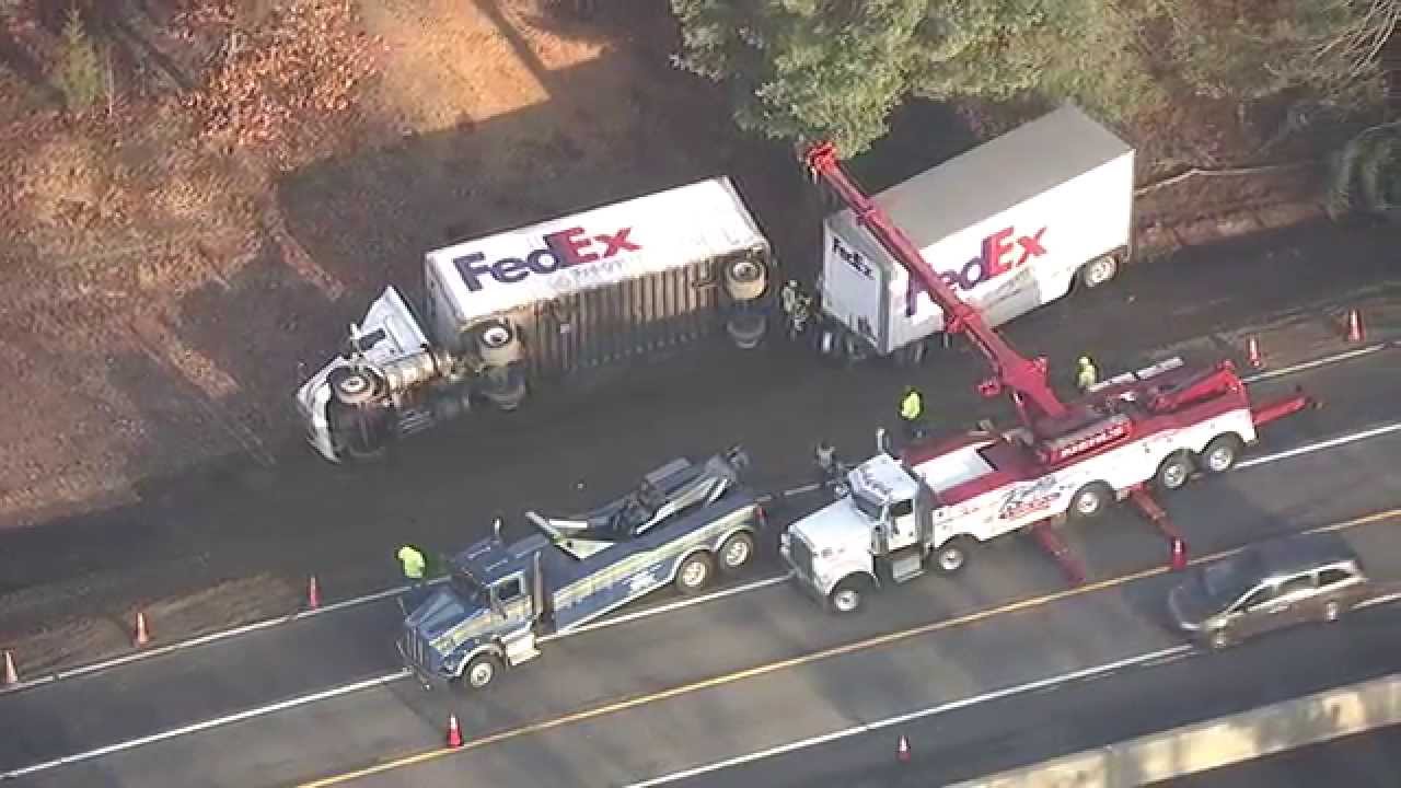 Fedex Truck Flipped Over (01/19/2015) - YouTube
