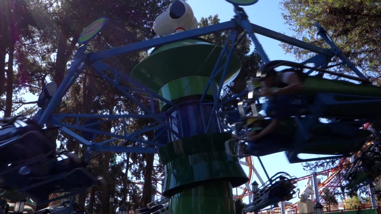 Linus Launcher - Knott's Berry Farm - OFFRIDE - COASTER LOG - YouTube