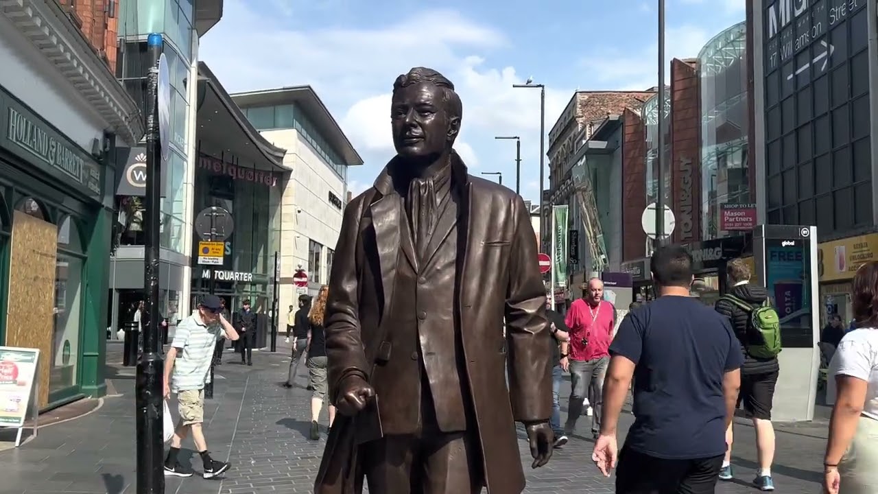 Brian Epstein Statue - YouTube