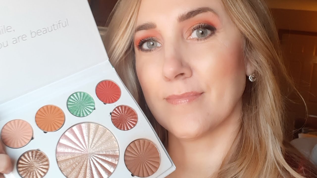 Ofra cosmetics good to go mini mix palette from Boxycharm - YouTube